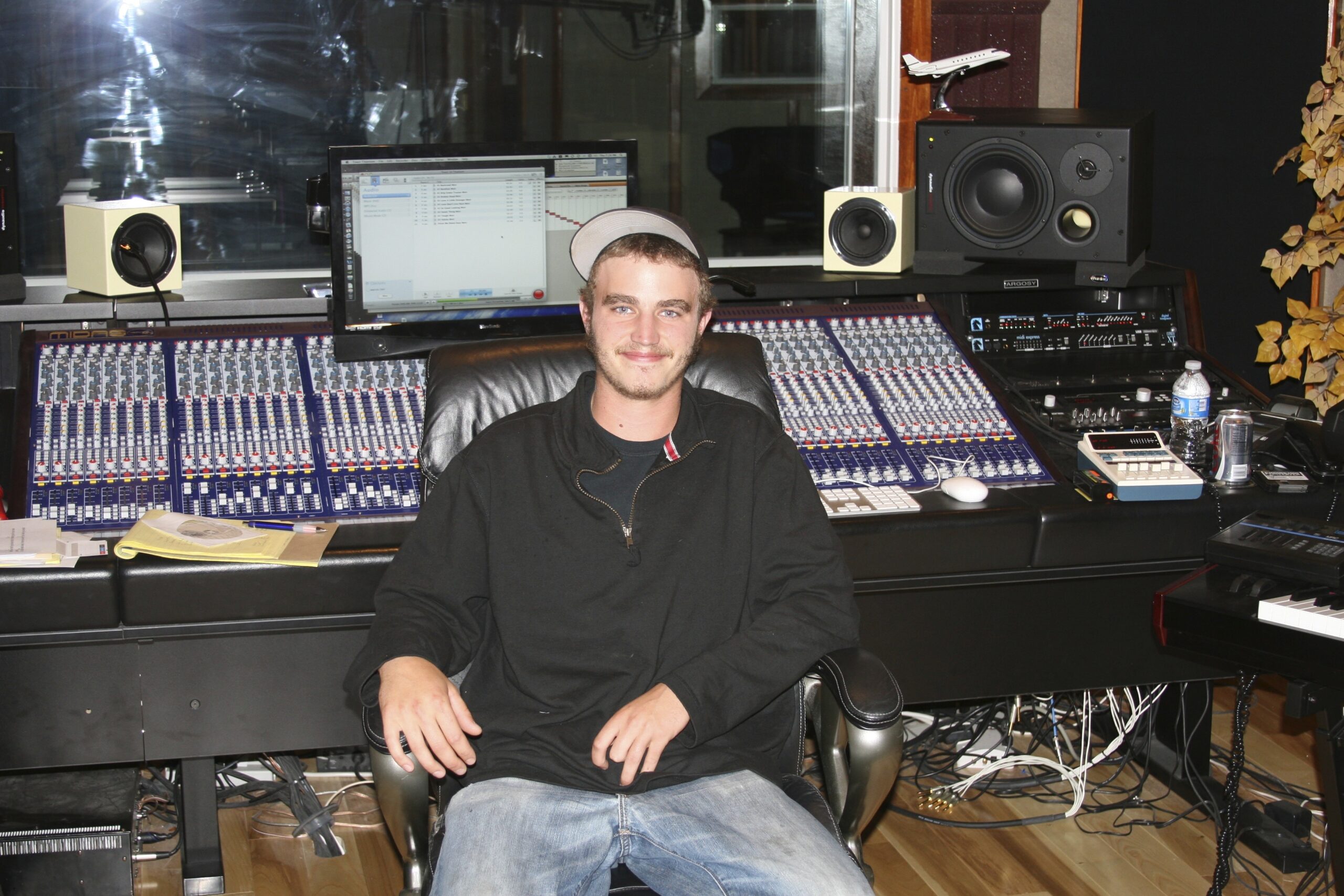 Ken Dravis of Songwriters Radio Network Sends Idea for Promotion of ...
